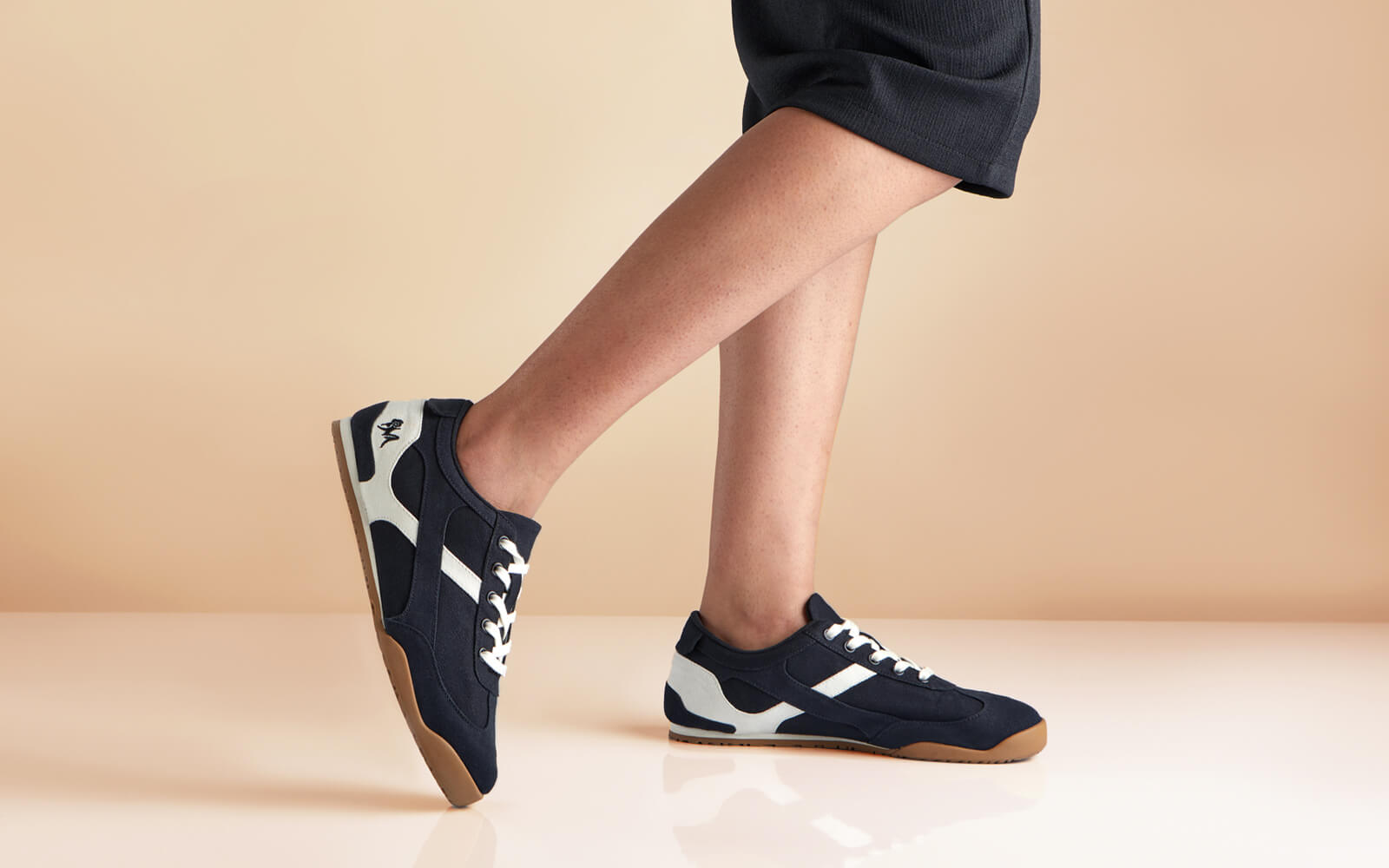 Buy Casuals Shoes for Men Online | 25% Off - Neemans